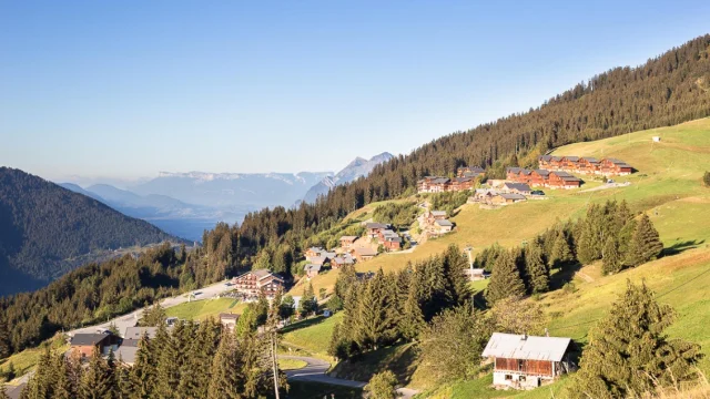 Bisanne 1500 station ski reliée aux Saisies, Beaufortain – Savoie – Les ...